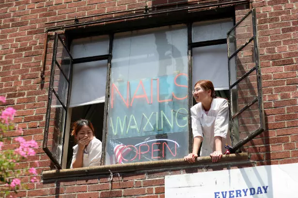 D'New York's Nagelsalonen si meeschtens Sweatshops