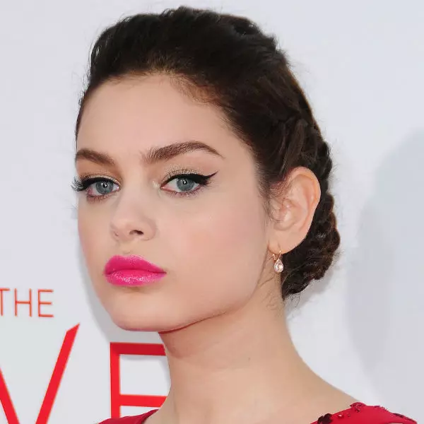 Panganinso Mawonekedwe Amakono a Odeya Rush pa Kukongola kwa Retro