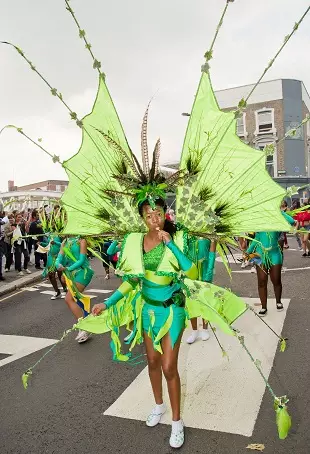 Оформете се странно за карнавала в Нотинг Хил