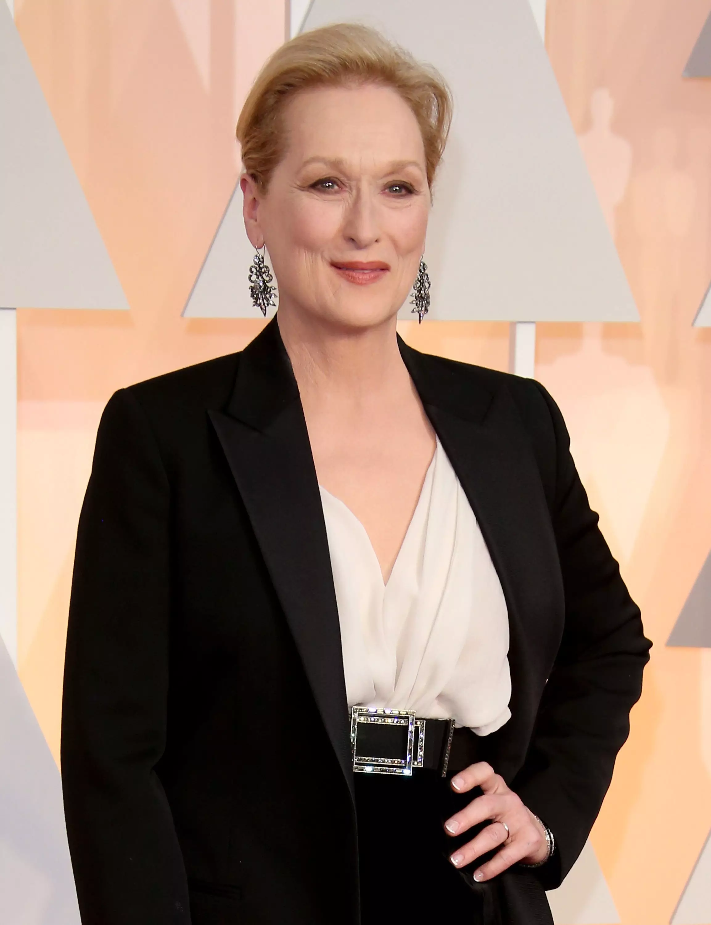 Dem Karl Lagerfeld säi Rëndfleesch mam Meryl Streep verroden d'Wourecht hannert dësen Oscar Kleeder
