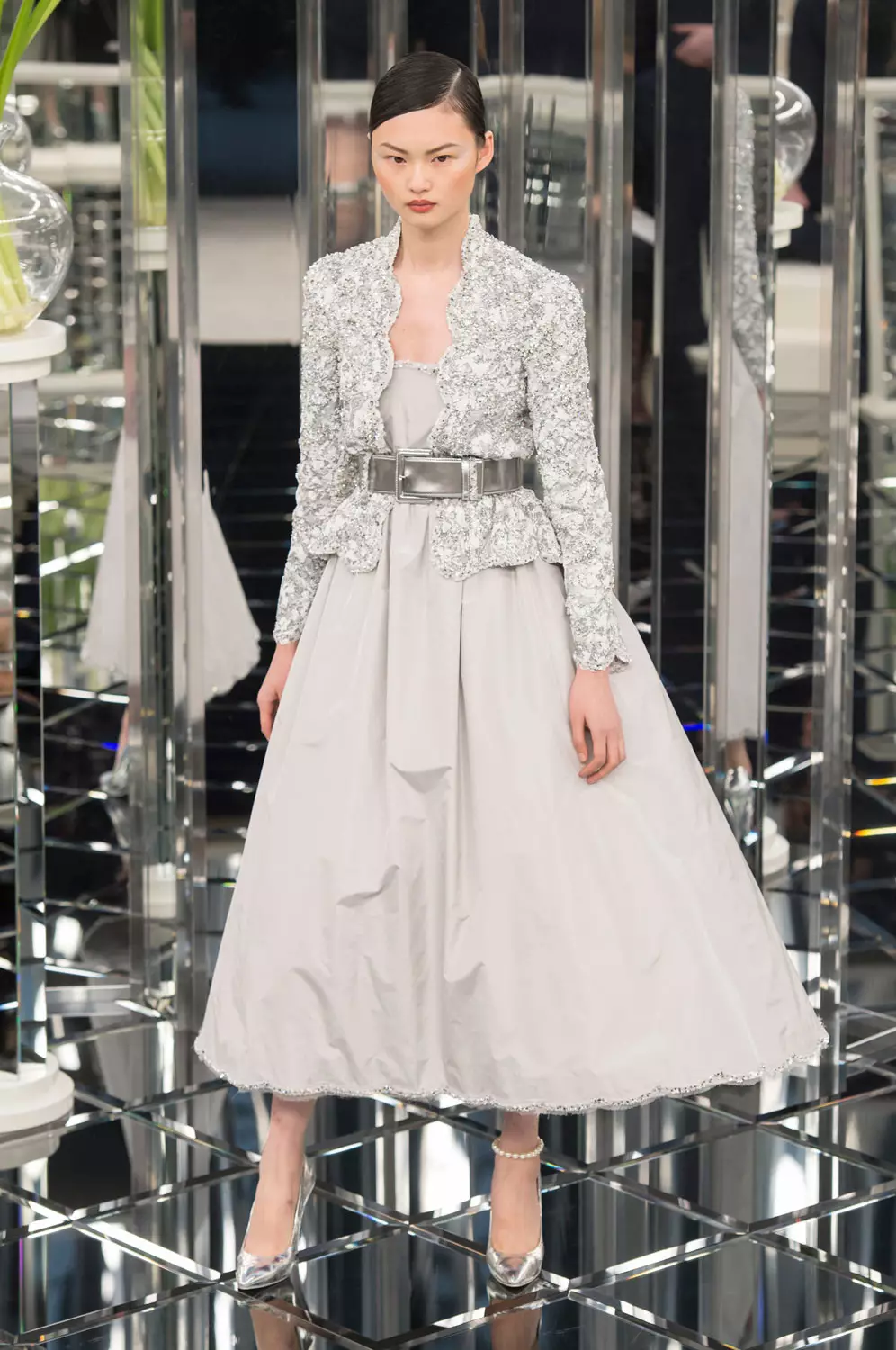 Chanel Haute Couture Spring 2017-ൽ നിന്നുള്ള ഒരു കാഴ്ച.