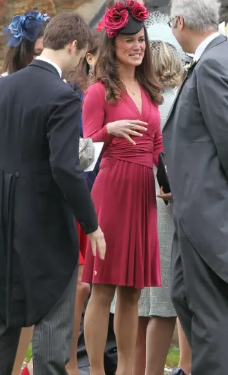 Pippa i Kate's Engagement Dress Shocker! 9975_2