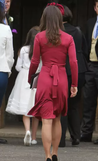 Pippa i Kate's Engagement Dress Shocker! 9975_3